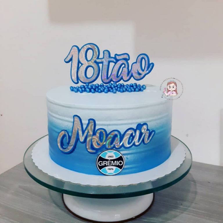 Bolos masculino para festa de 18 anos